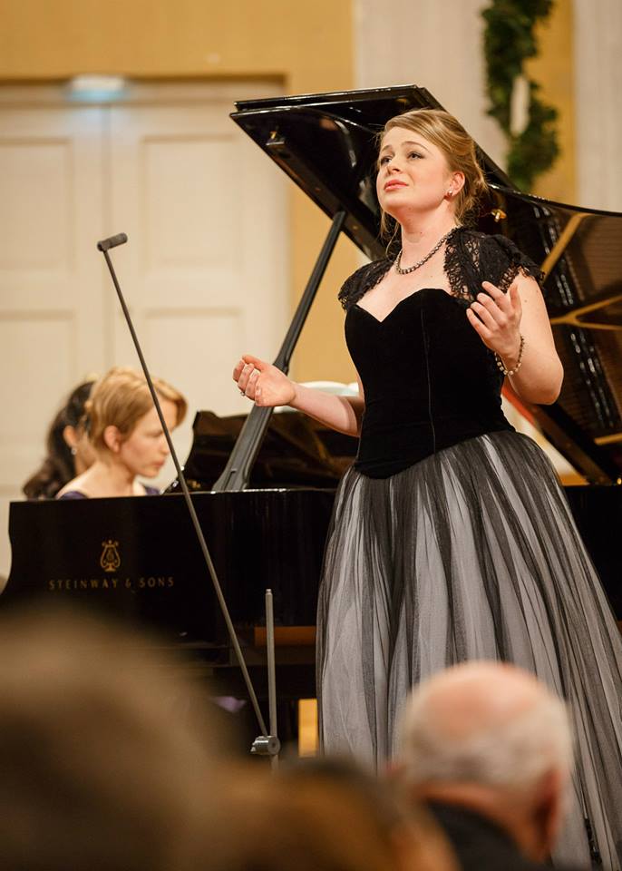 Biography – SIOBHAN STAGG